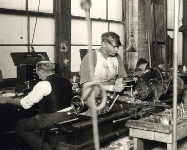 ArtCraftOptical.com/US